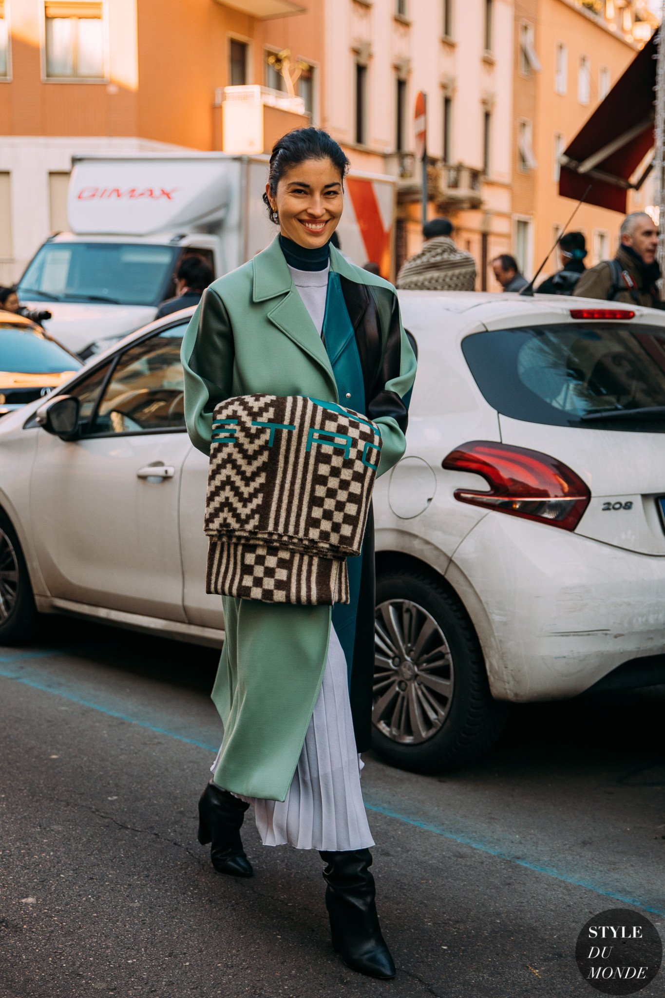 Milan Men's FW 2020 Street Style: Caroline Issa - STYLE DU MONDE ...