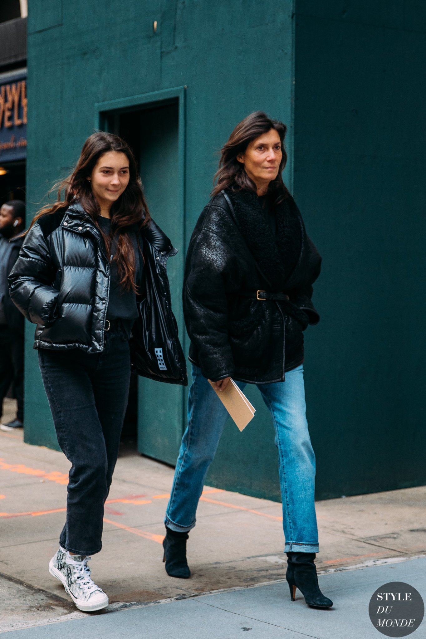 New York Fall 2020 Street Style: Emmanuelle Alt and daughter - STYLE DU ...